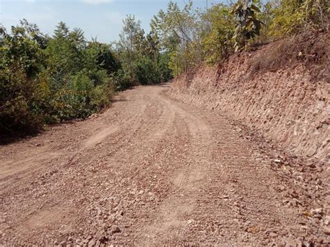 ကရင်ပြည်နယ် ပိုင်ကျုံမြို့ ကြက်တူရွေးကျေးရွာအုပ်စု ထီးဖိုးခီး ကမား ကျေးရွာချင်းဆက် လမ်းအား ကျောက