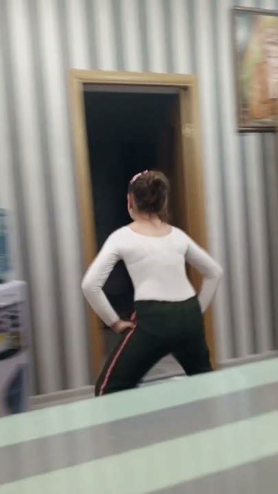 Когда просто сидишь на кухне и ничего не предвещает 🙈👻 сестричка