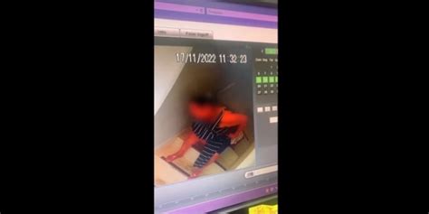 V Deo C Mera Flagra Mulher Defecando Em Escadaria De Cl Nica Na Capital