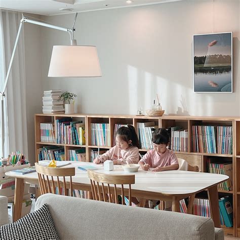 아이와 함께하는 거실서재 가구 배치로 분위기 바꾸는 법 라이프스타일 슈퍼앱 오늘의집