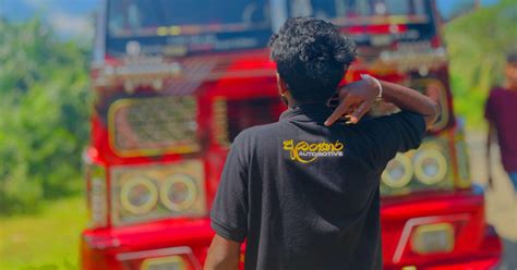 යාළුවොත් එක්ක පදිනවා කියන්නෙත් වෙනම ආතල් එකක් තමයි 😁 By Bus Club In