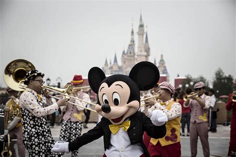 迪士尼離職中國高管與擅自使用迪士尼名稱的香港公司有關 Wsj