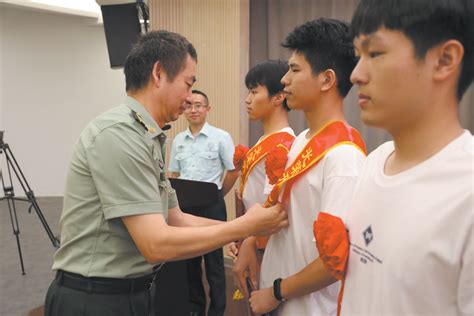 12名温籍新生投身国防事业