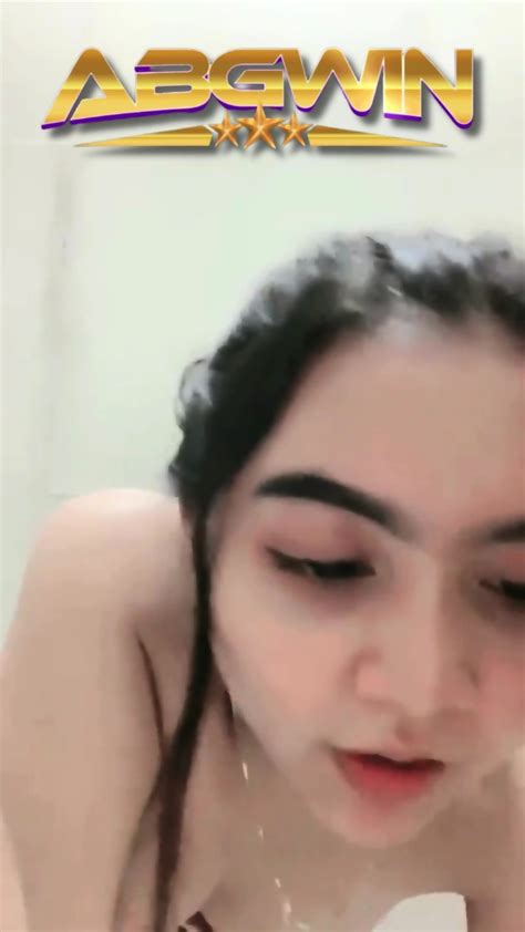 Selebgram Ini Berani Live Bugil Viral Kamu Pasti Kenal