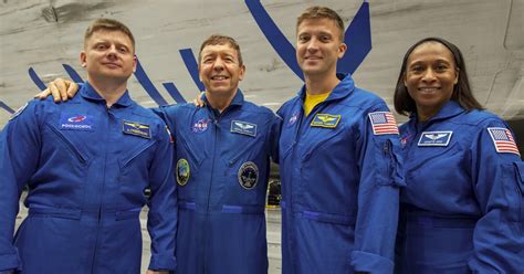 Nasa Astronauts Keep Quiet About Medical Issue Returning From Iss