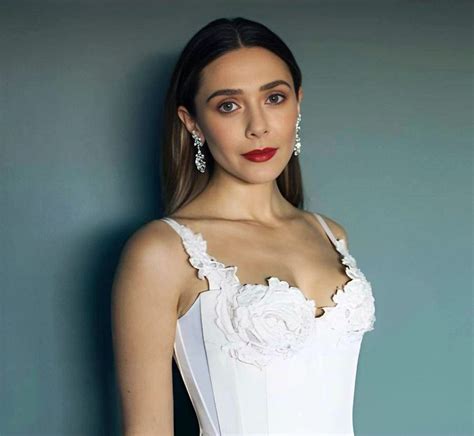Elizabeth Olsen Golden Globe Awards Photo Shoot January 2024 2