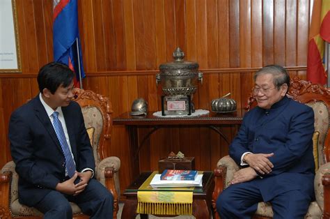 លោករដ្ឋមន្ត្រី ខៀវ កាញារីទ្ធ អនុញ្ញាតិឲ្យលោក ឆាយ សុផល សាស្រ្តាចារ្យ សារព័ត៌មាន