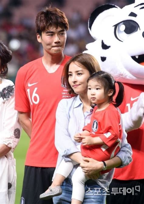 어제 Fc서울 에스코트키즈로 나온 기성용 딸 연예이슈 수다방 네모판