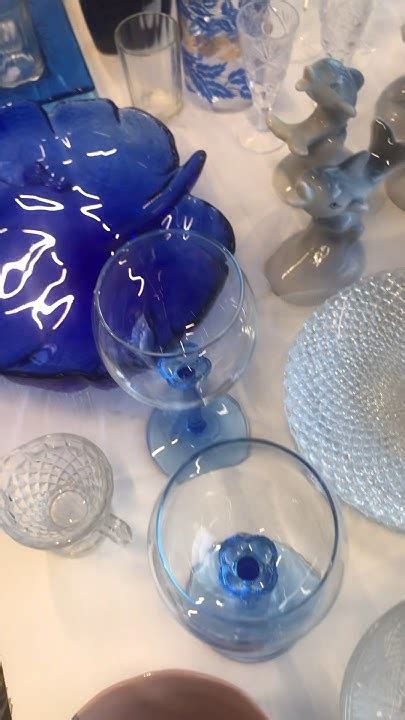 Кольорове скло Секонд хенд в Таллінні Оце краса секондхенд барахолка ринок посуд скло