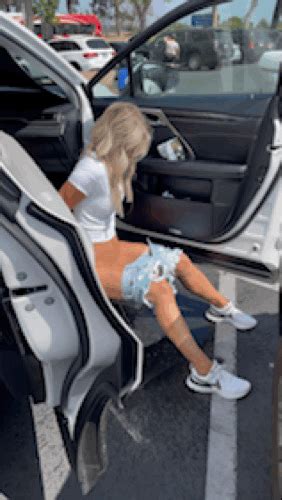 Sexy Blonde Caught Pissing In Public Blndsrbetter2