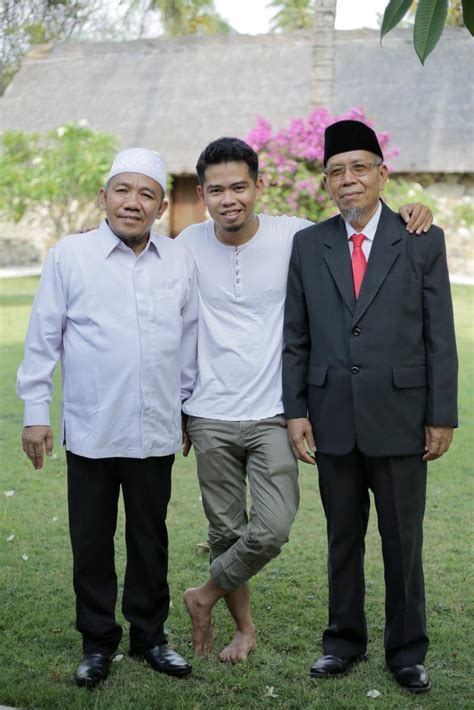 Membantu Kampanye Media Calon Bupati Incumbent Lombok Utara M Rizal Purnawan