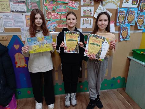 Щиро вітаємо вихованок гуртка образотворчого мистецтва Палітра ідей КЗ ЦДЮТ учениць