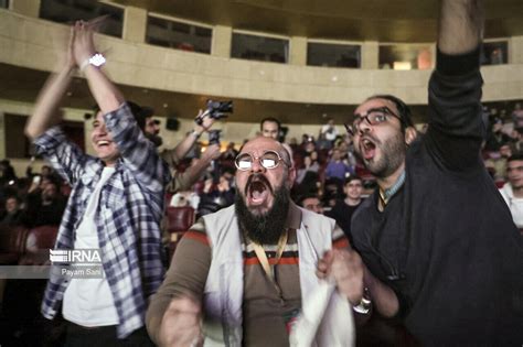 عکس کاخ جشنواره فیلم فجر با برد ایران رفت روی هوا همشهری آنلاین