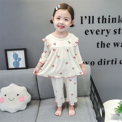 เด ็ กผู ้ หญิงฤดูร ้ อนผ ้ าฝ ้ ายสตรอเบอร ์ รี ่ พิมพ ์ รอบคอแขนยาวเสื ้ อยืดกางเกงครอปชุดนอน