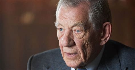 Un Cunoscut Actor Britanic Dă De Pământ Cu Cel Mai Longeviv Monarh Al