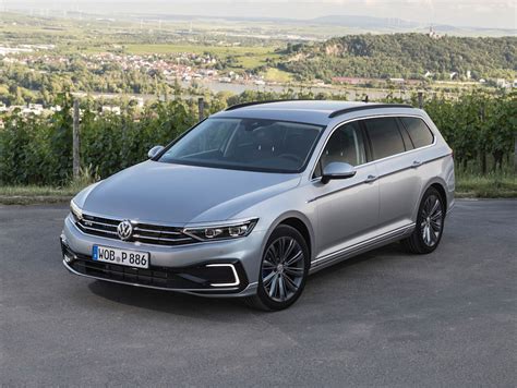 Volkswagen Passat Dimensioni Prezzi E Interni Autoscout24