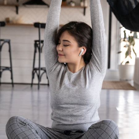 Olixar Basics True Wireless Earbuds With Charging Case White