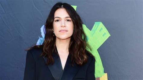 Abbi Jacobson Calls League Of Their Own Cancellation Excuses Cowardly