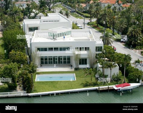 Exclusive This Is The Miami Beach Waterfront Mansion That Hulk Hogan