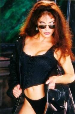 Brinke Stevens Biographie Et Filmographie