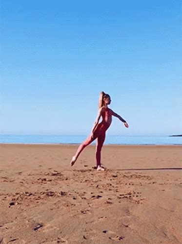 Cheer Needle On The Beach