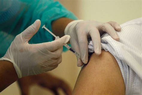 សេចក្តីជូនដំណឹង៖ ស្តីពី ការចាក់វ៉ាក់សាំងកូវីដ ១៩ អាស្ត្រាហ្សេនីកា ដូសជំរុញ ឬដូសទី៣