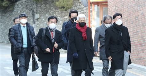 신년 인사 위해 이명박 사저 찾은 권성동·친이계 인사들 [뉴시스pic]