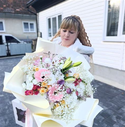 Найдорожча наша бабусю Вітаємо тебе з Днем Народження Ти для нас