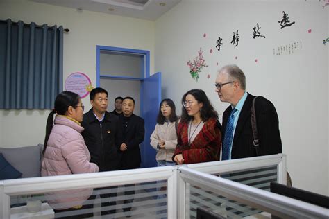 安阳工学院外籍教授Garry一行莅临内黄一中参观访问 内黄县第一中学