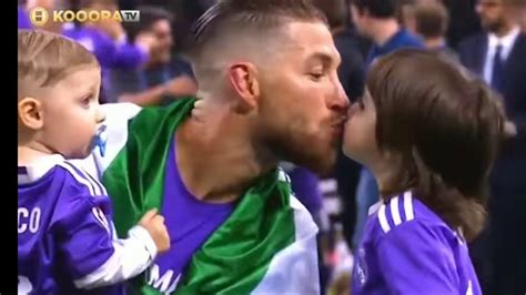 القطات من أرض الملاعب الوعيب مع اطفالهم لا تخلو من الضحك Youtube