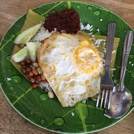 Nasi Lemak Ujong Pasir Melaka Restaurant Reviews Photos And Phone