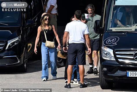 ჯენიფერ ენისტონმა ახალი სიყვარული იპოვა ვინ ჩაანაცვლა ბრედ პიტი