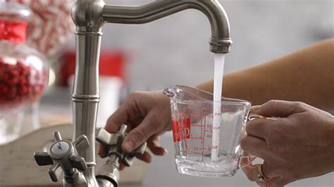 Filling Measuring Cup Of Water 2569170 Stock Video At Vecteezy