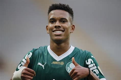 Estevaos Agent Reveals Why Barcelona Missed Out On Chelsea Bound
