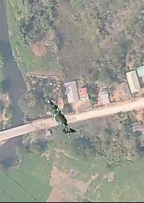 သံတောင်ကြီးမြို့နယ်၊ ကျောက်လုံးကြီးရွာရှိ စစ်ကောင်စီစခန်းနှင့် စစ်ဆေးရေးဂိတ်ကို ဗုံးကျဲ တိုက