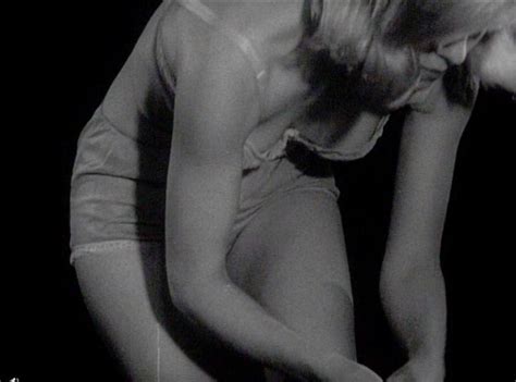 Naked Luana Anders In Dementia 13