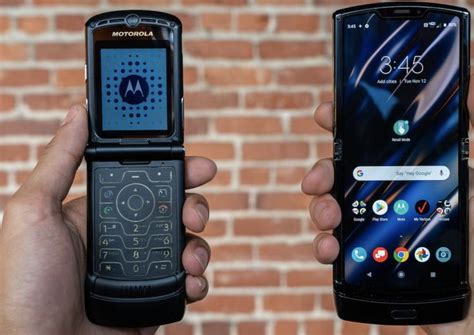 Motorola Razr Hands On Review A 1500 Blast From The Past Motorola