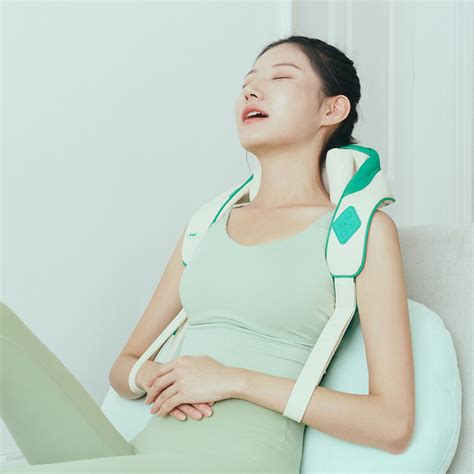 바디릿 바디릿 무선 목 어깨 안마기 마사지기 승모근마사지 마사지기계 미니 휴대용 지압기 충전식 핸즈프리 온열 찜질 1세트 위시버킷