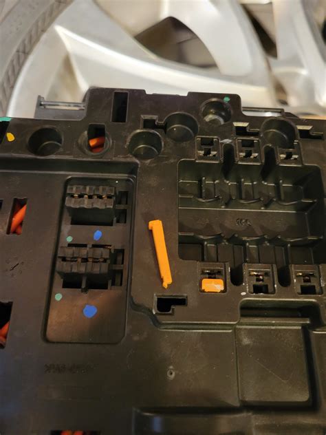 How Do I Change This Fuse DIY Electric Car Forums