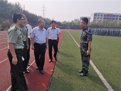 副校长丁林到高密校区检查指导新生军训工作 青岛科技大学高密校区