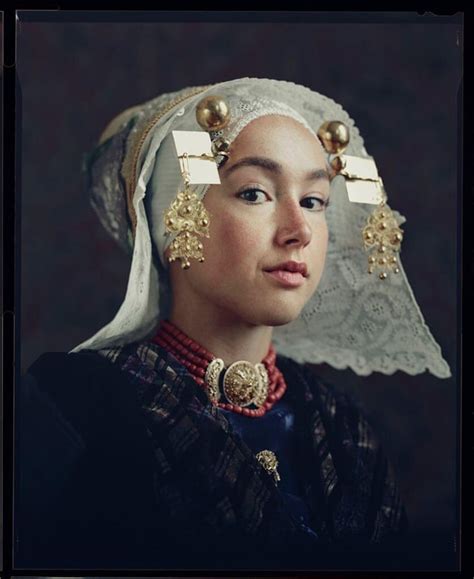 Traditional Dutch Girl Clothing