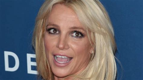 Britney Spears Sticks Out Tongue While ‘trying To Be Sexy