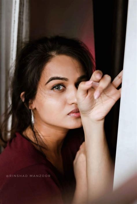 Priya Narayanan ・ Commercial Model Dmdb © Dubai Models Database