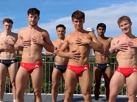 Tom Daley Caldo Tom Daley E Dustin Lance Black Sempre Più Innamorati