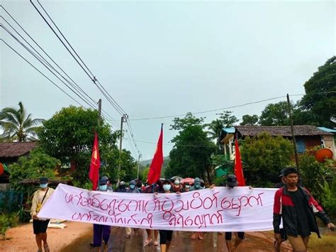 လောင်းလုံးမြို့နယ်တွင် စစ်အာဏာရှင် တော်လှန်ရေး ချီတက် ဆန္ဒပြ Khit Thit Media