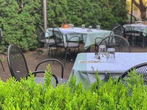 Ventana Food Wine Garden За обяд в сряда Супи Застроена пилешка супа