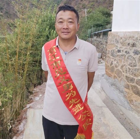 【向榜样学习】“文弱”教师生动的见义勇为课——记第八届云南省“见义勇为道德模范提名奖”获得者和世杰先进事迹宝山乡