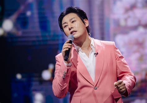 ‘현역가왕2 Top7 강문경 좋은 노래 정직한 노래로 보답하겠다” 직격 인터뷰 스타투데이