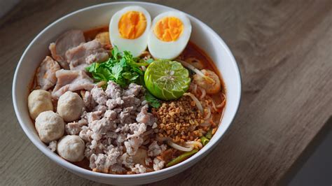 ချဉ်ငံစပ်အရသာနဲ့ စားလို့ကောင်းတဲ့ ကွေ့တီယို တုံယမ်း အလွယ်ပြုလုပ်နည်း…👩🏻‍🍳🍜 Youtube