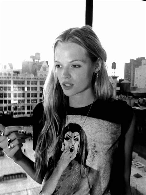 Serge Meets Gabriella Wilde Seventies Fashion Beauty Girl